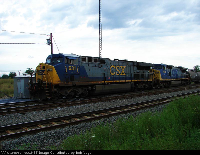 CSX 631 and 7844